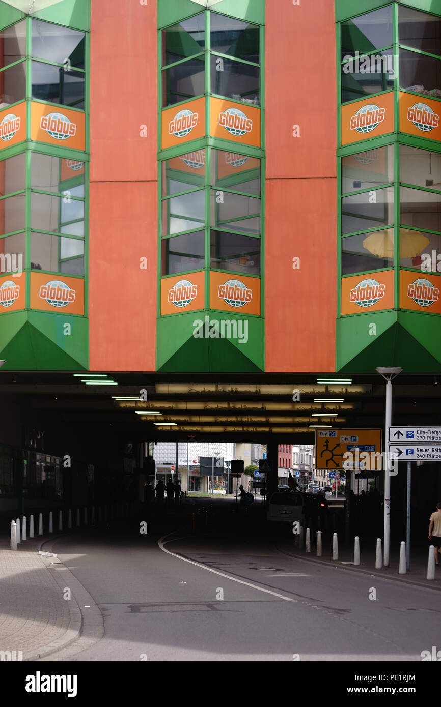 Globus shopping mall hi-res stock photography and images - Alamy