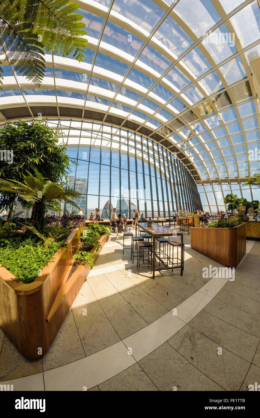 360 degree interior hi-res stock photography and images - Alamy