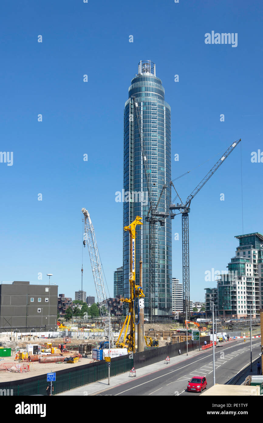 Construction site and st george wharf tower vauxhall borough of hi-res ...