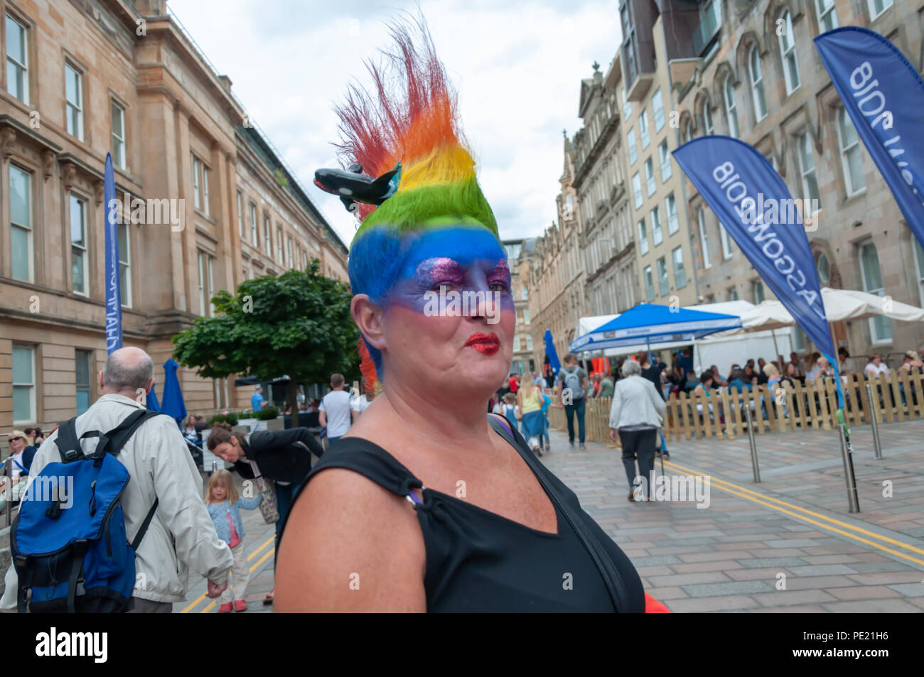 Rainbow mohican hairstyle hi-res stock photography and images - Alamy