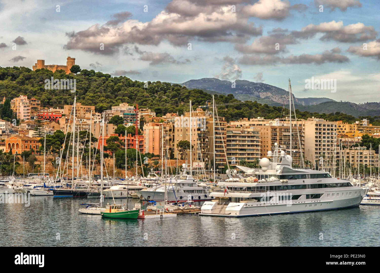 Types of ships hi-res stock photography and images - Alamy