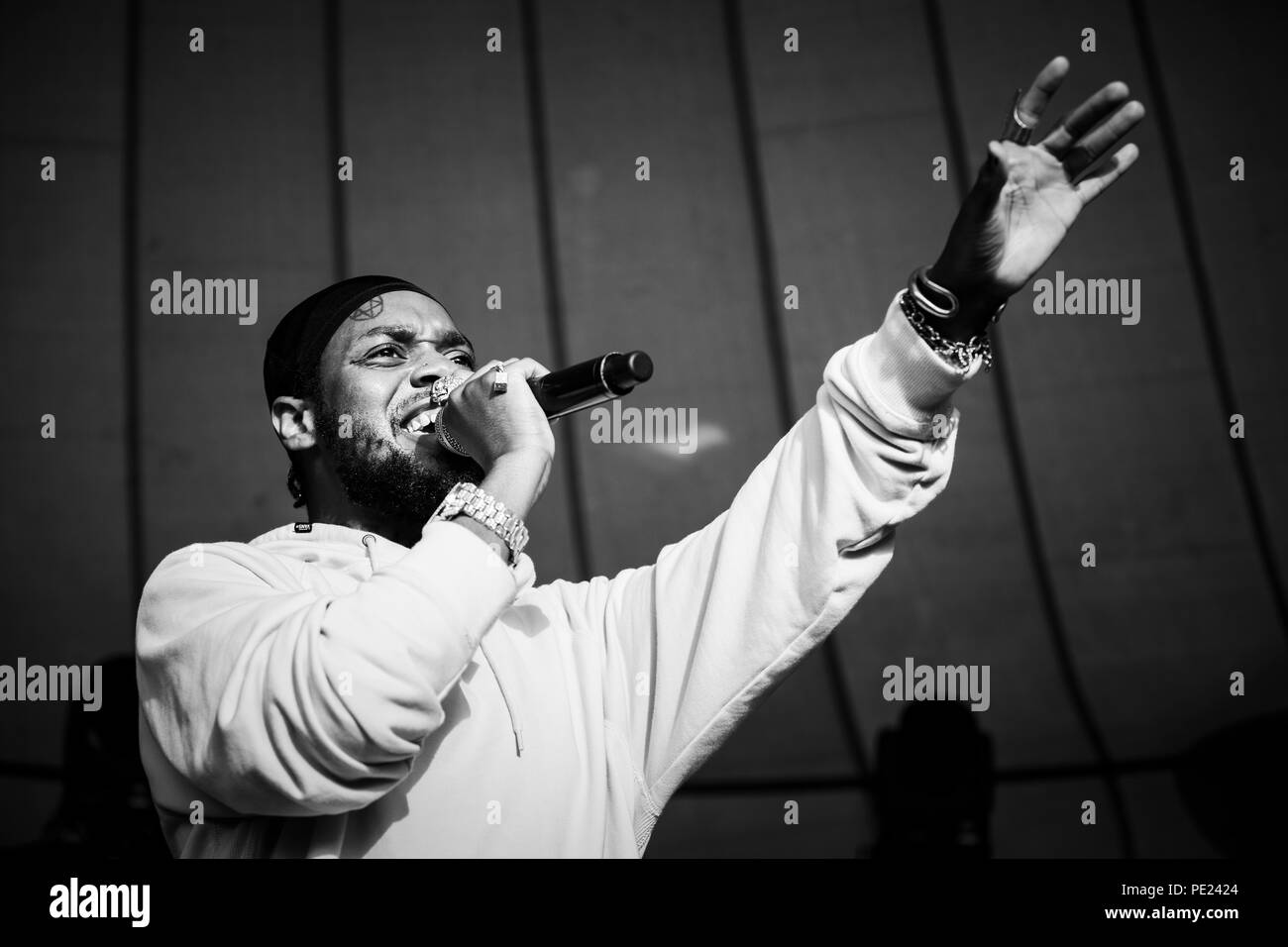 Serpentwithfeet hi-res stock photography and images - Alamy