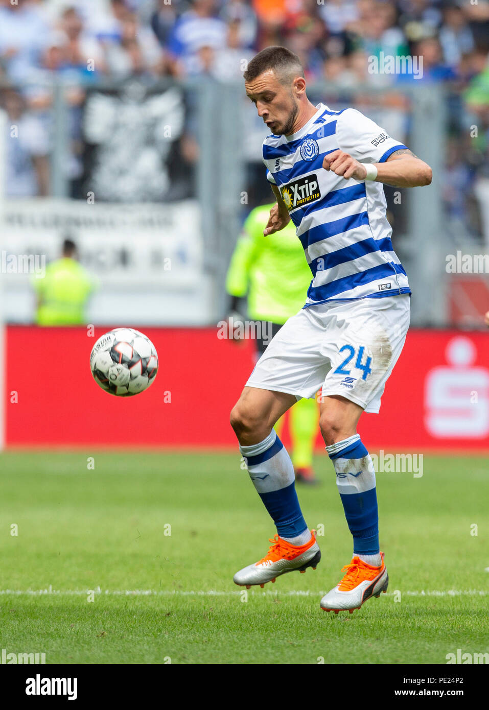 Fußball 2 bundesliga duisburg hi-res stock photography and images - Alamy