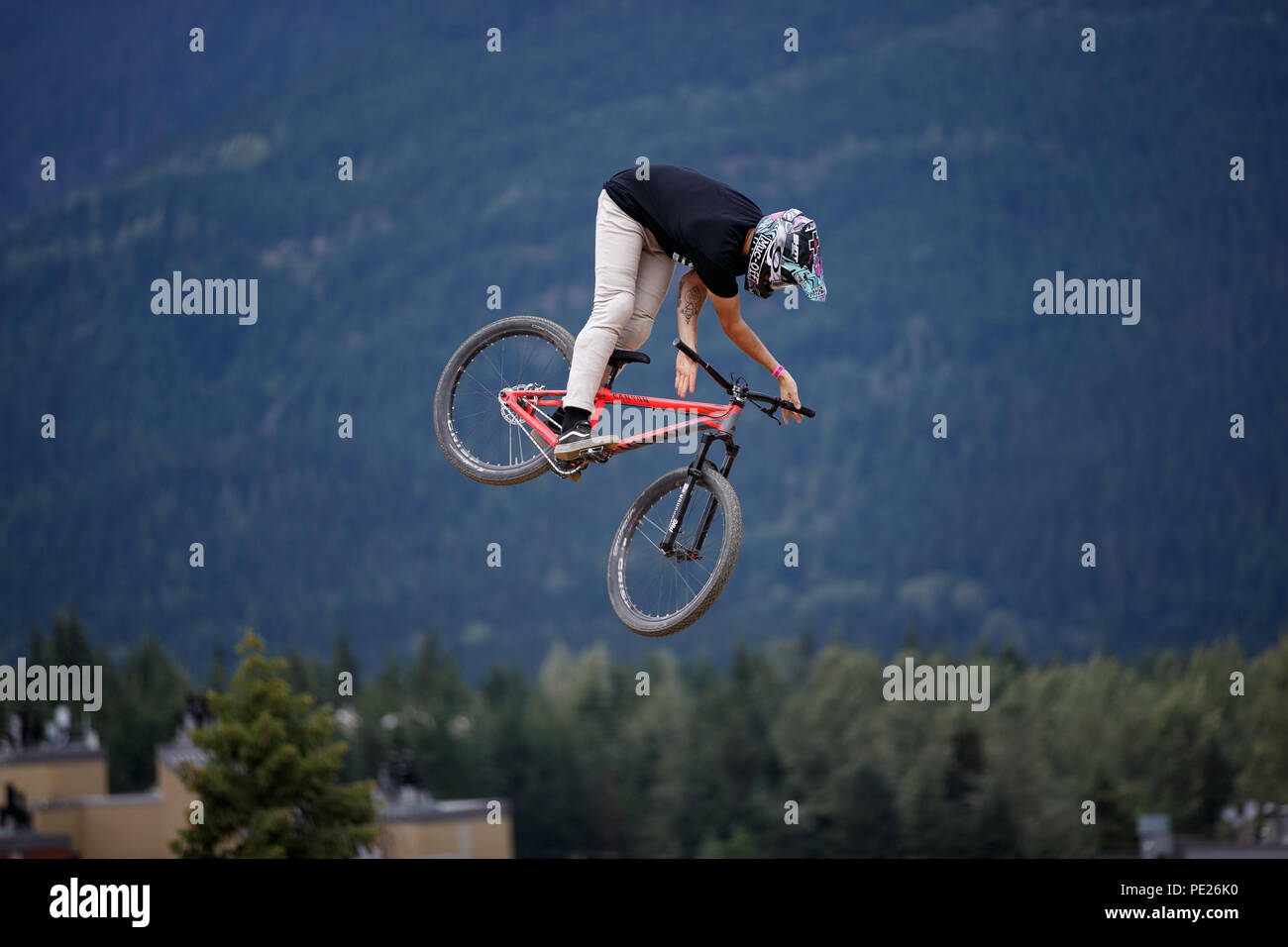 Cycling race aerial hi-res stock photography and images - Alamy