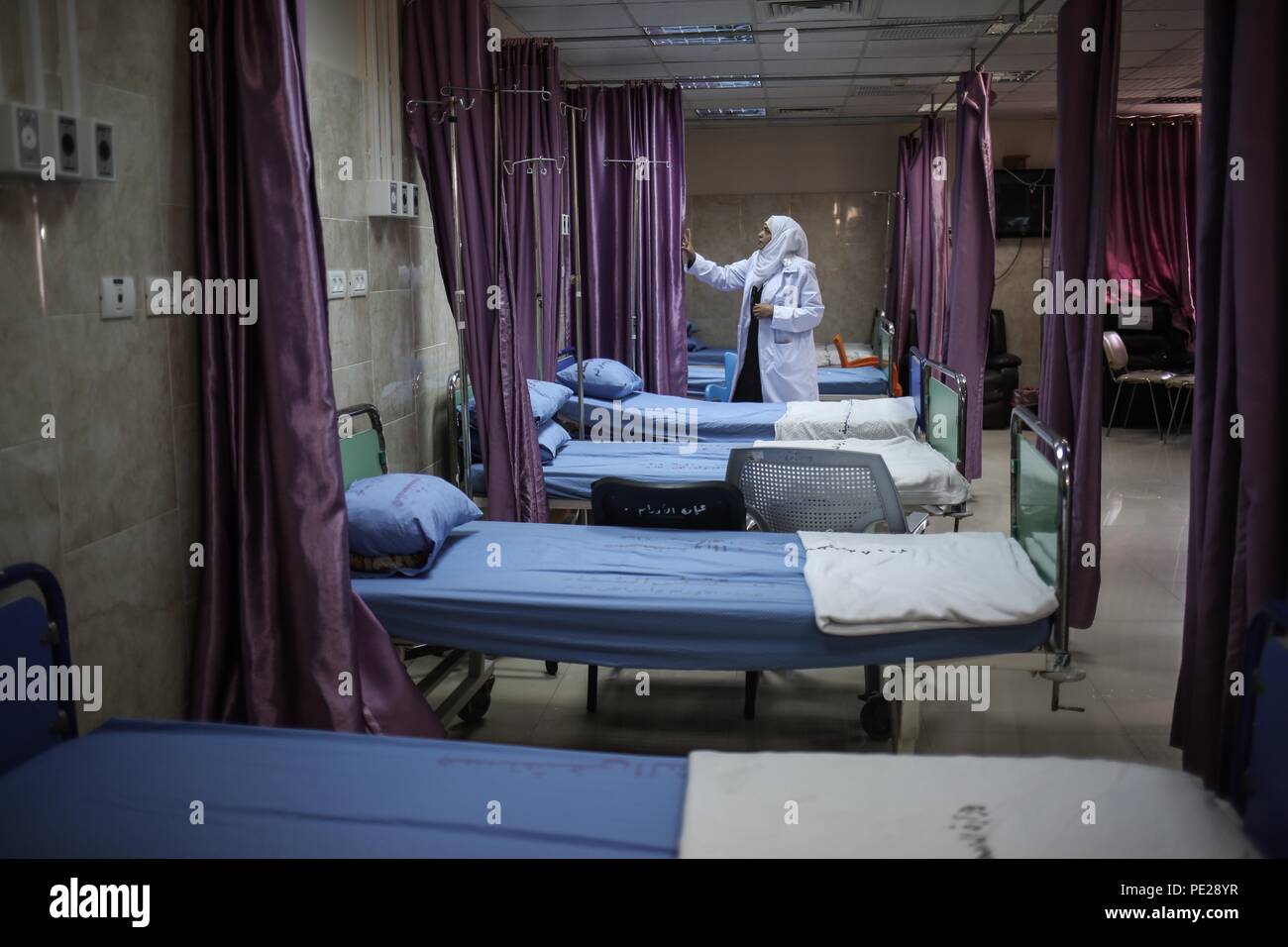 Gaza City, The Gaza Strip, Palestine. 12th Aug, 2018. A Palestinian ...