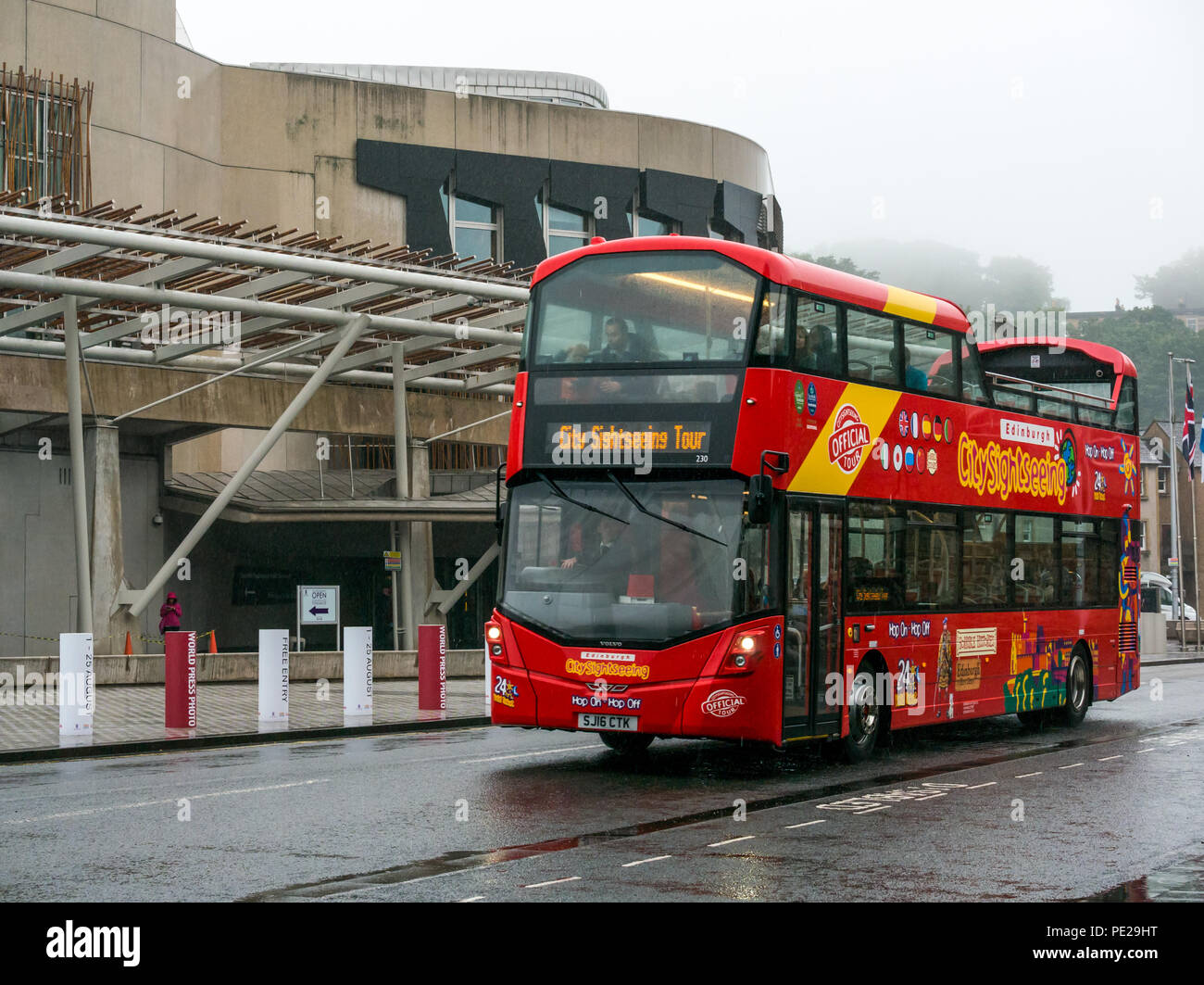 Edinburgh scotland open top bus hi-res stock photography and images - Alamy