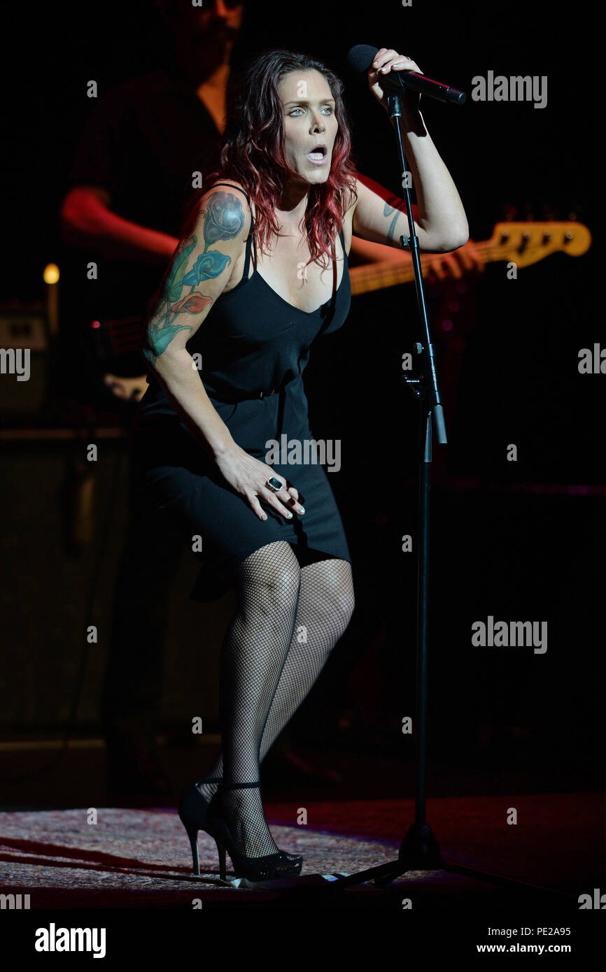 Beth hart hi-res stock photography and images - Alamy