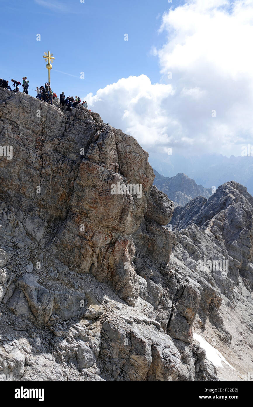 Zugspitze, Germany. 19th July, 2018. Mountaineers and tourists are on ...