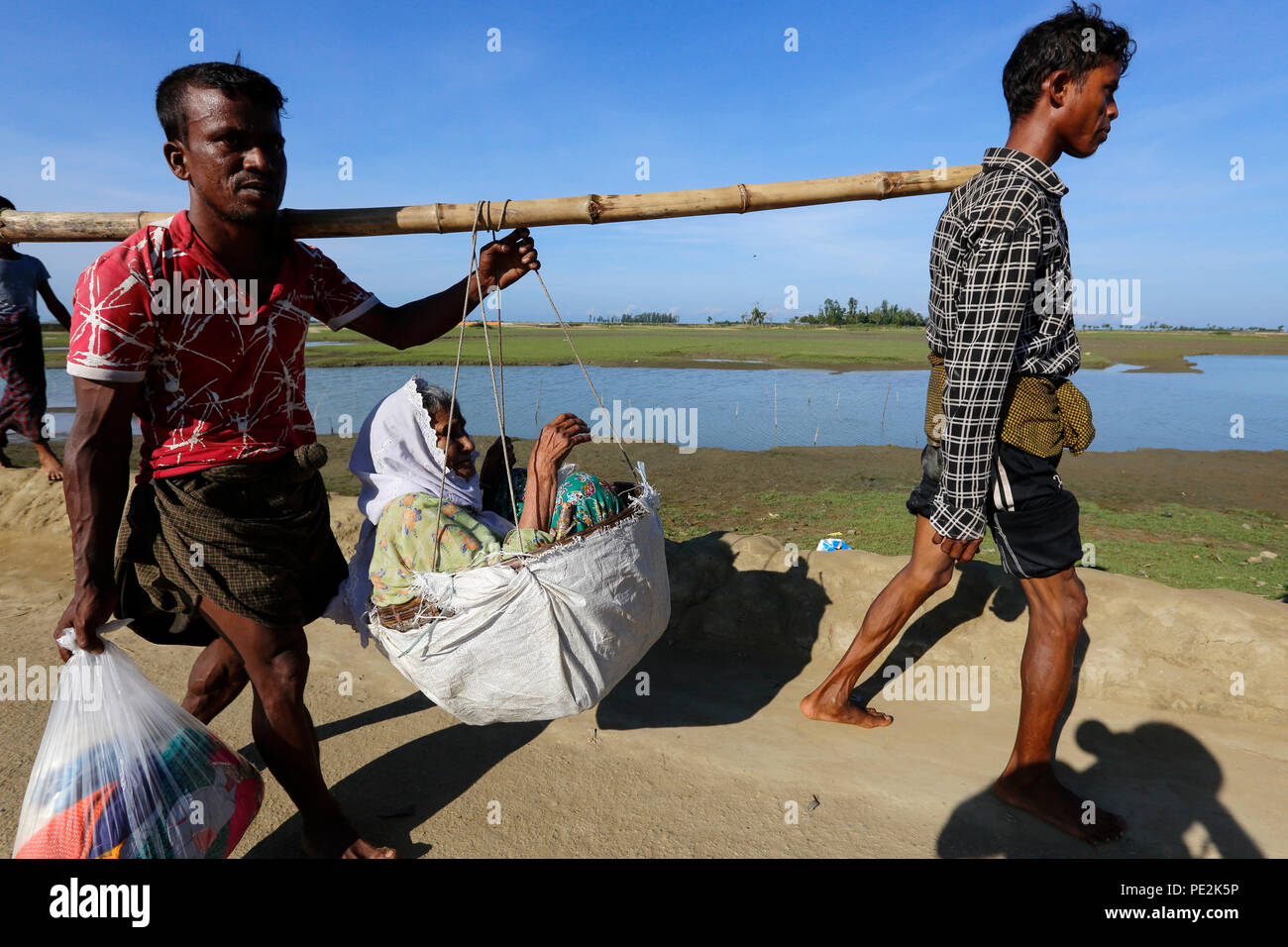 Refugee people hi-res stock photography and images - Alamy