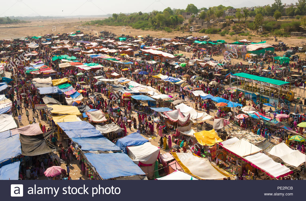 Asian Salesman In Store High Resolution Stock Photography and Images ...