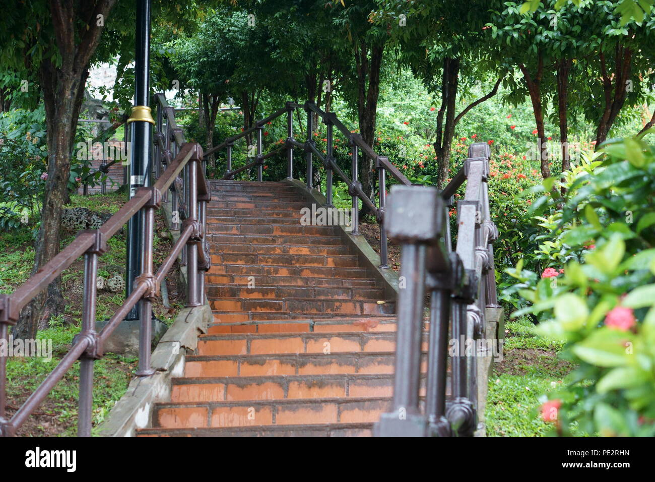 Well build outdoor stair hi-res stock photography and images - Alamy