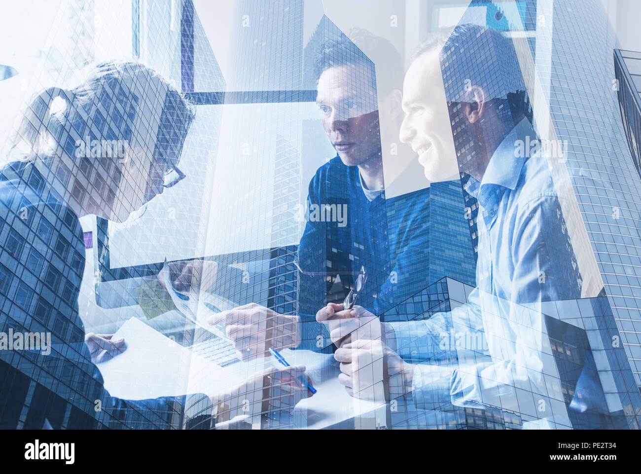 consulting startup coworking, business team meeting concept, group of ...