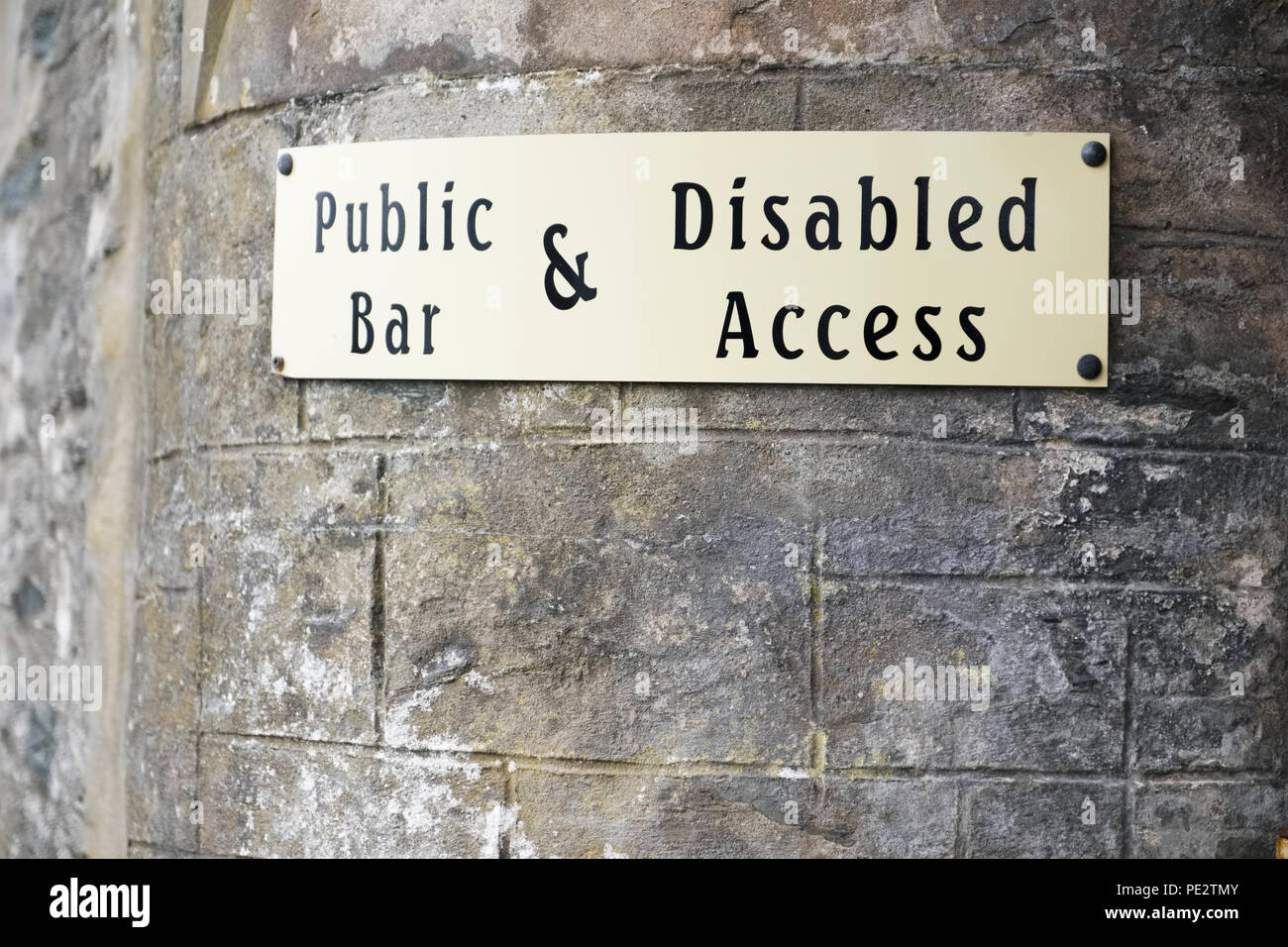 Disabled access sign hi-res stock photography and images - Alamy