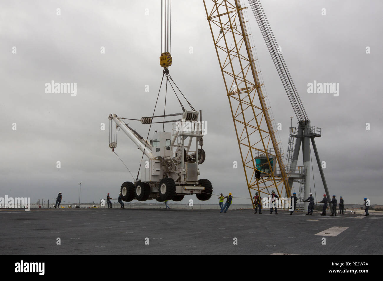 Tilly crash crane hi-res stock photography and images - Alamy