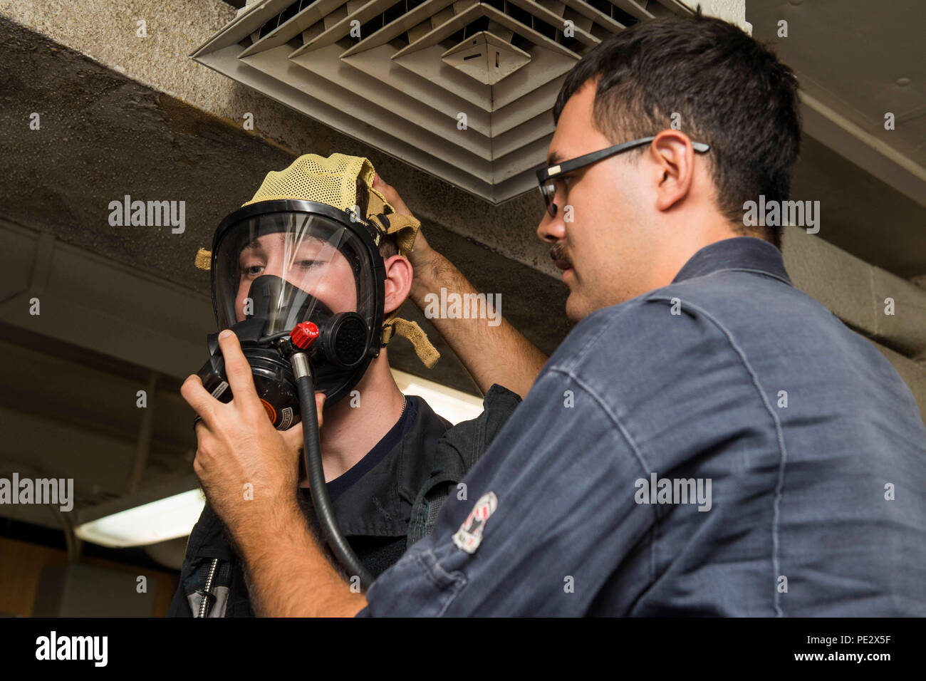 GULF Of ADEN (Sept. 22, 2015) Damage Controlman 3rd Class William ...
