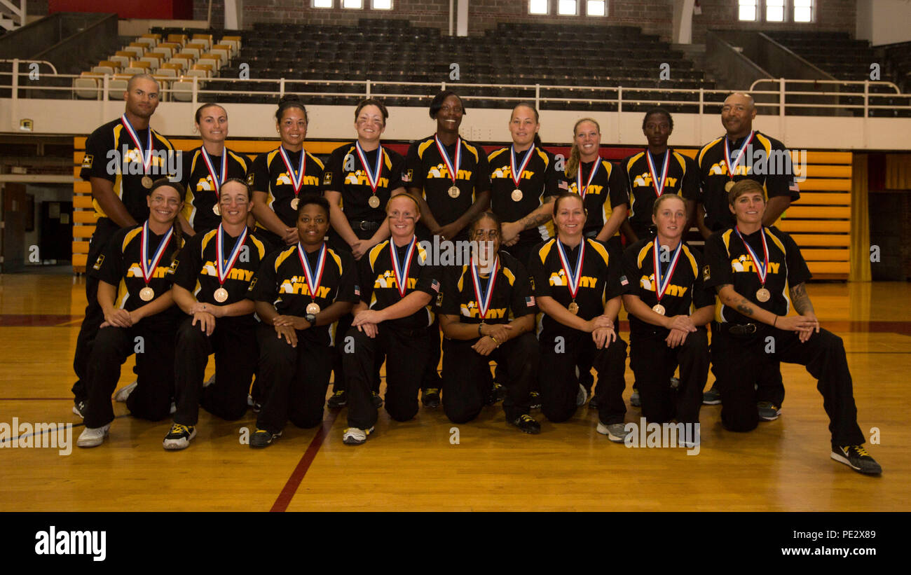 The U.S. Army Women's softball team poses for a group photo during the ...