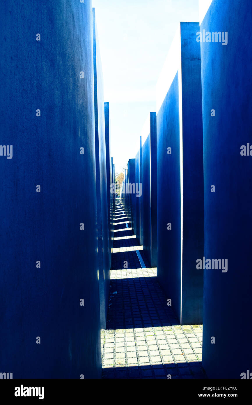 Monoliths hi-res stock photography and images - Alamy