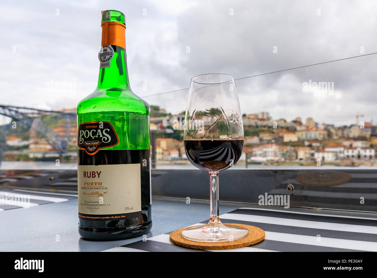 Red wine seafood table alcohol hi-res stock photography and images - Alamy