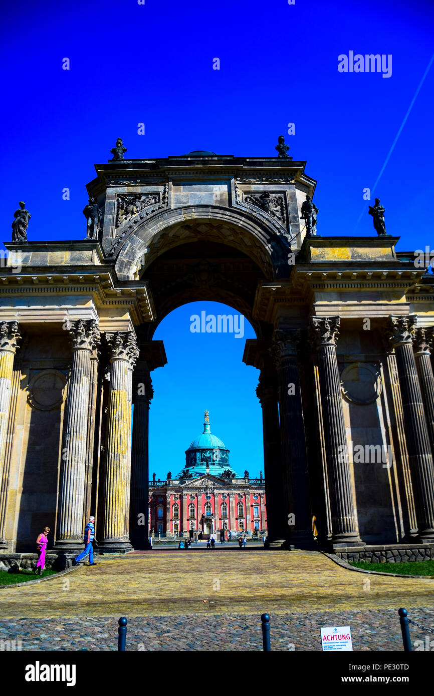 Baroque triumphal arch hi-res stock photography and images - Alamy