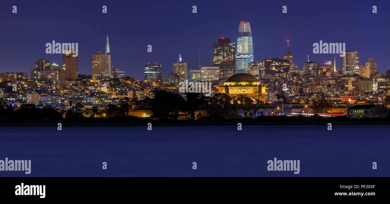 Salesforce tower sunset hi-res stock photography and images - Alamy