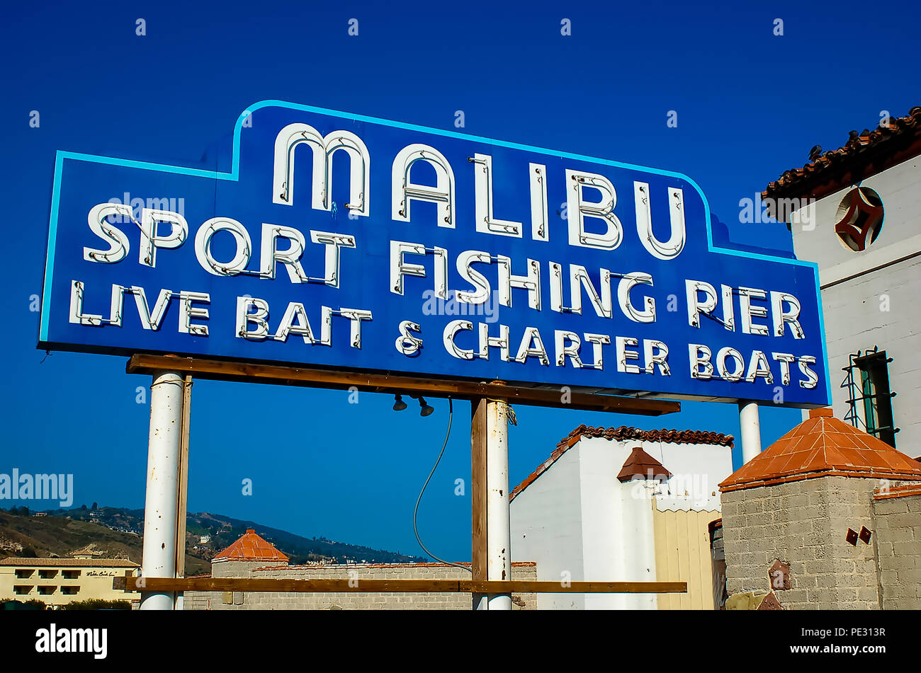 Sign for the Malibu Pier on the Pacific Coast Highway in Malibu ...