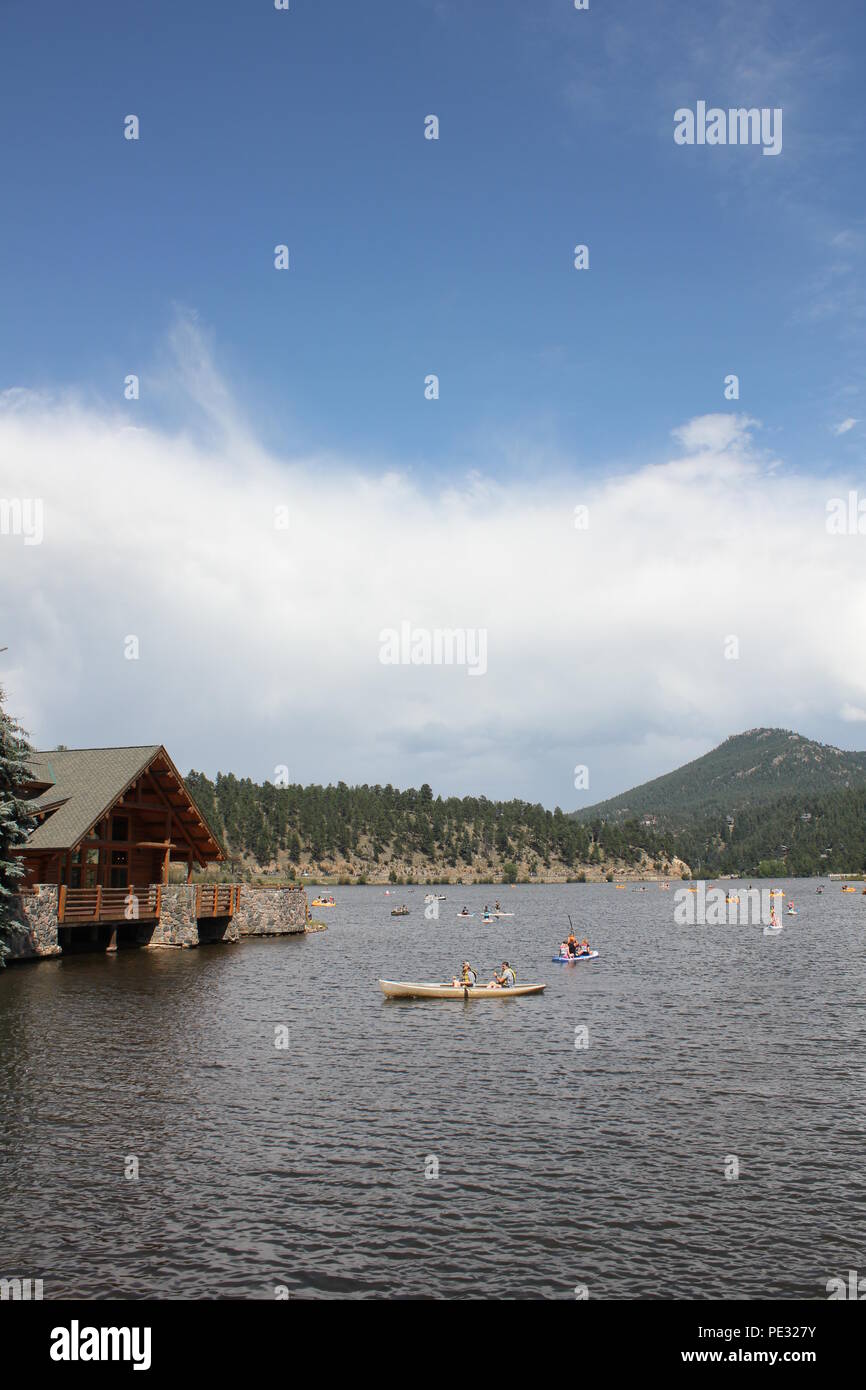 Evergreen lake hi-res stock photography and images - Alamy