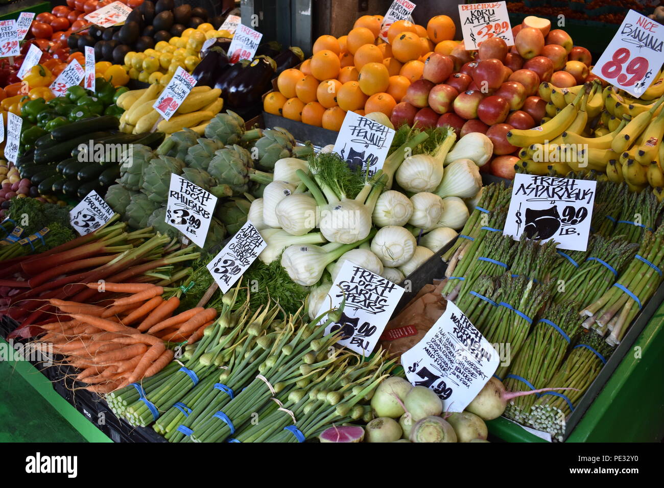 Locally grown produce hi-res stock photography and images - Alamy