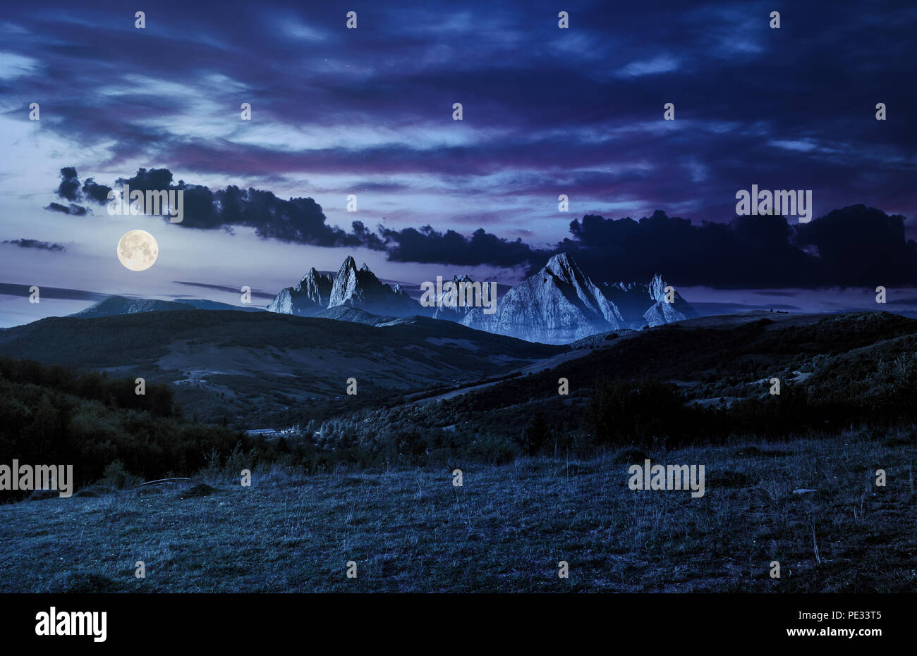 September moon field hi-res stock photography and images - Alamy