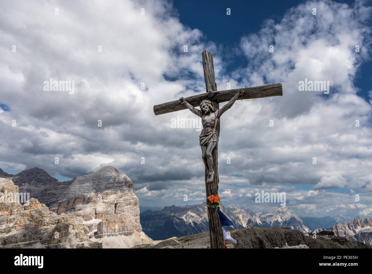 Summit cross on Mount Lagazuoi Piccolo, Dolomites, Italy Stock Photo ...