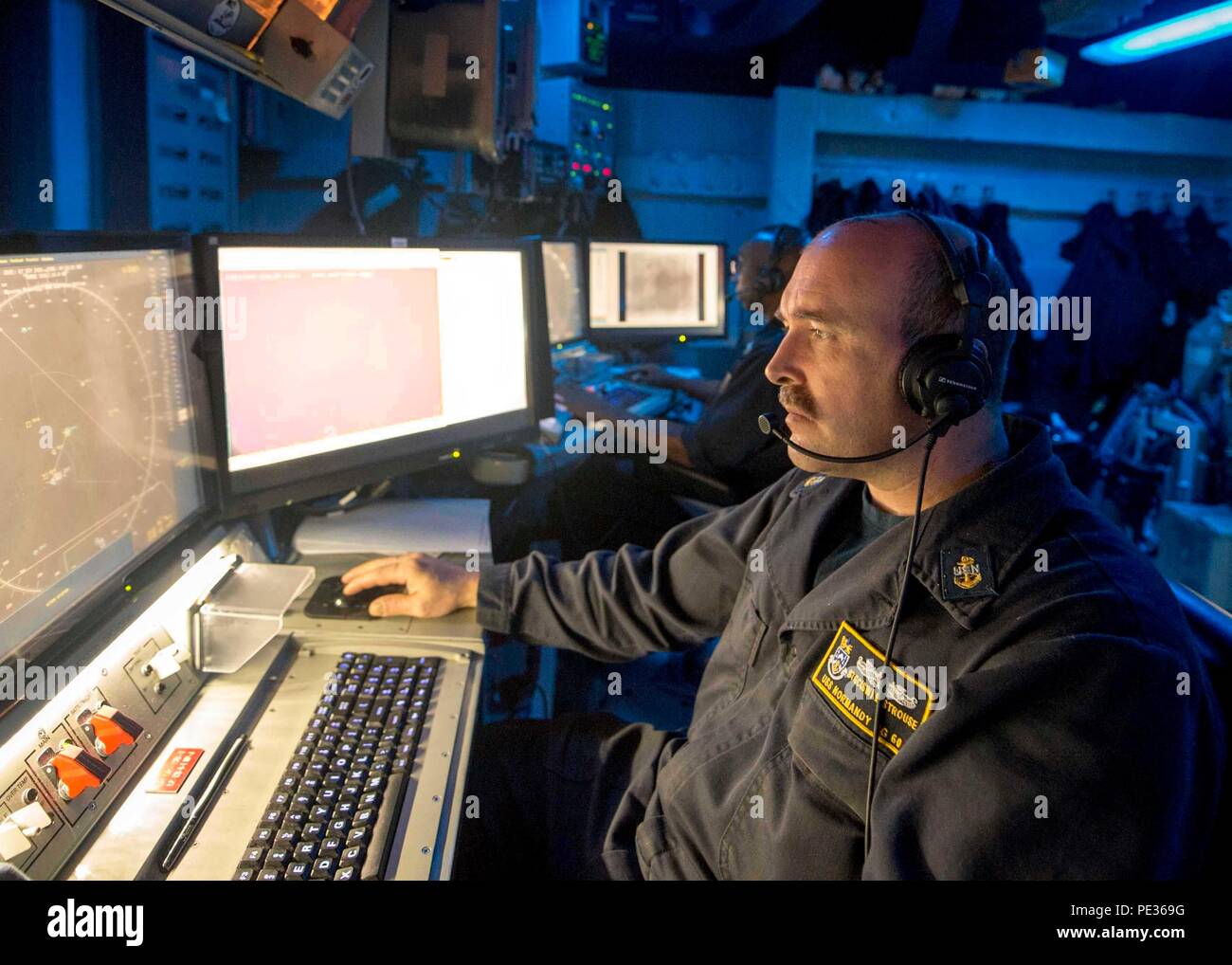 150907-N-ZY039-042 ARABIAN GULF (Sept. 7, 2015) Chief Sonar Technician ...