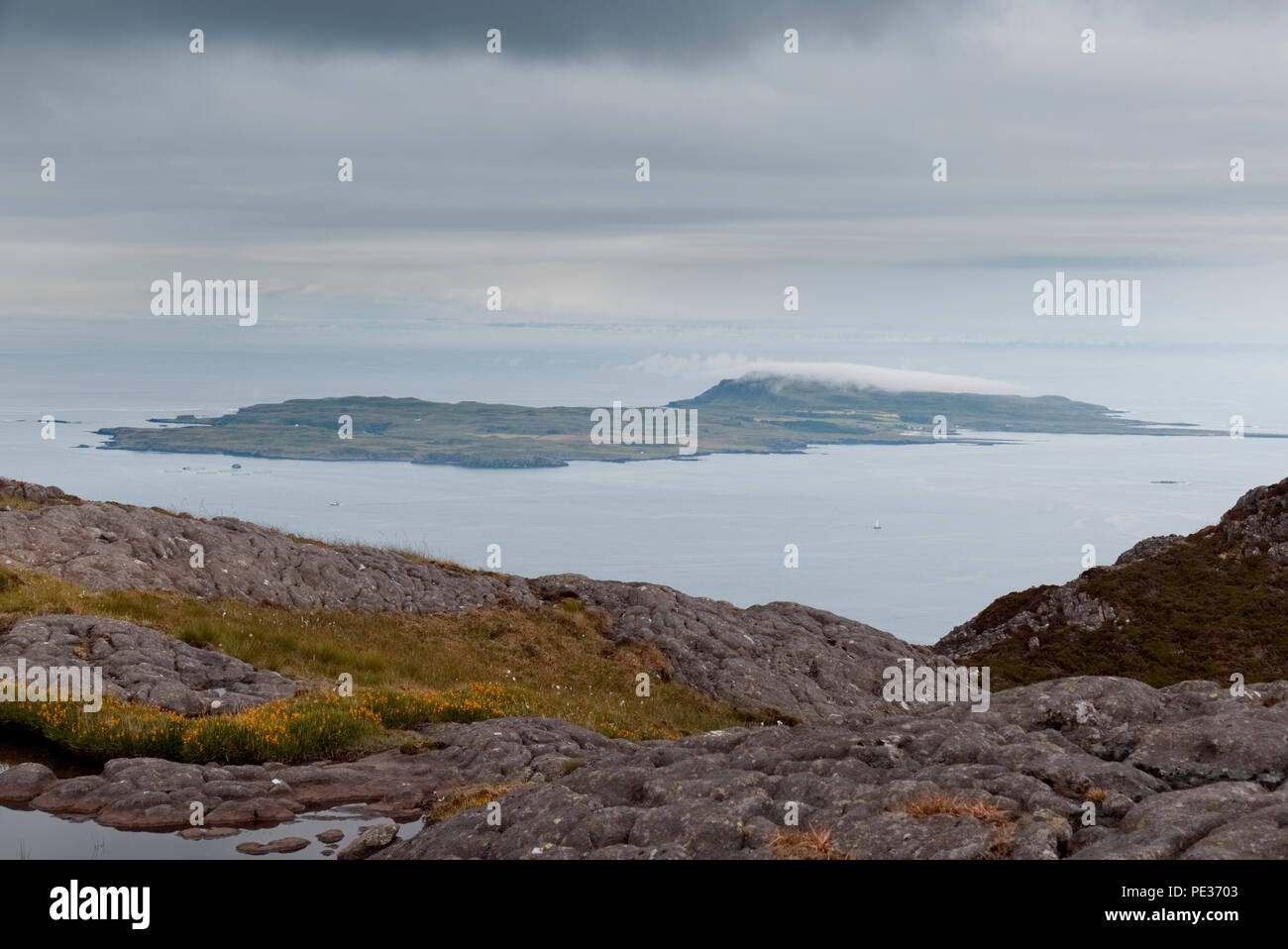 Isle of muck aerial hi-res stock photography and images - Alamy