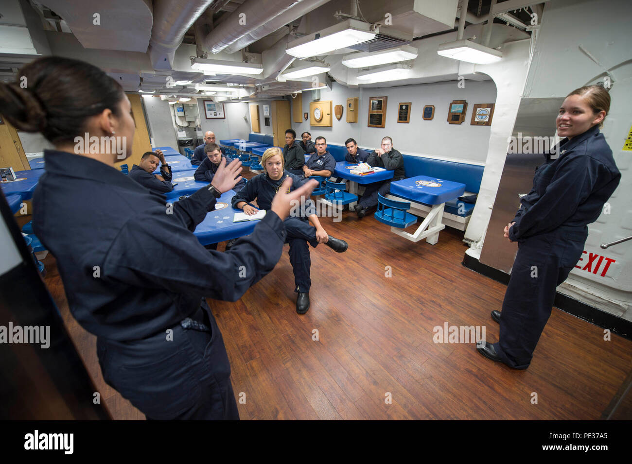 150914-N-XG464-048 ATLANTIC OCEAN (Sept. 14, 2015) - Cryptologic ...