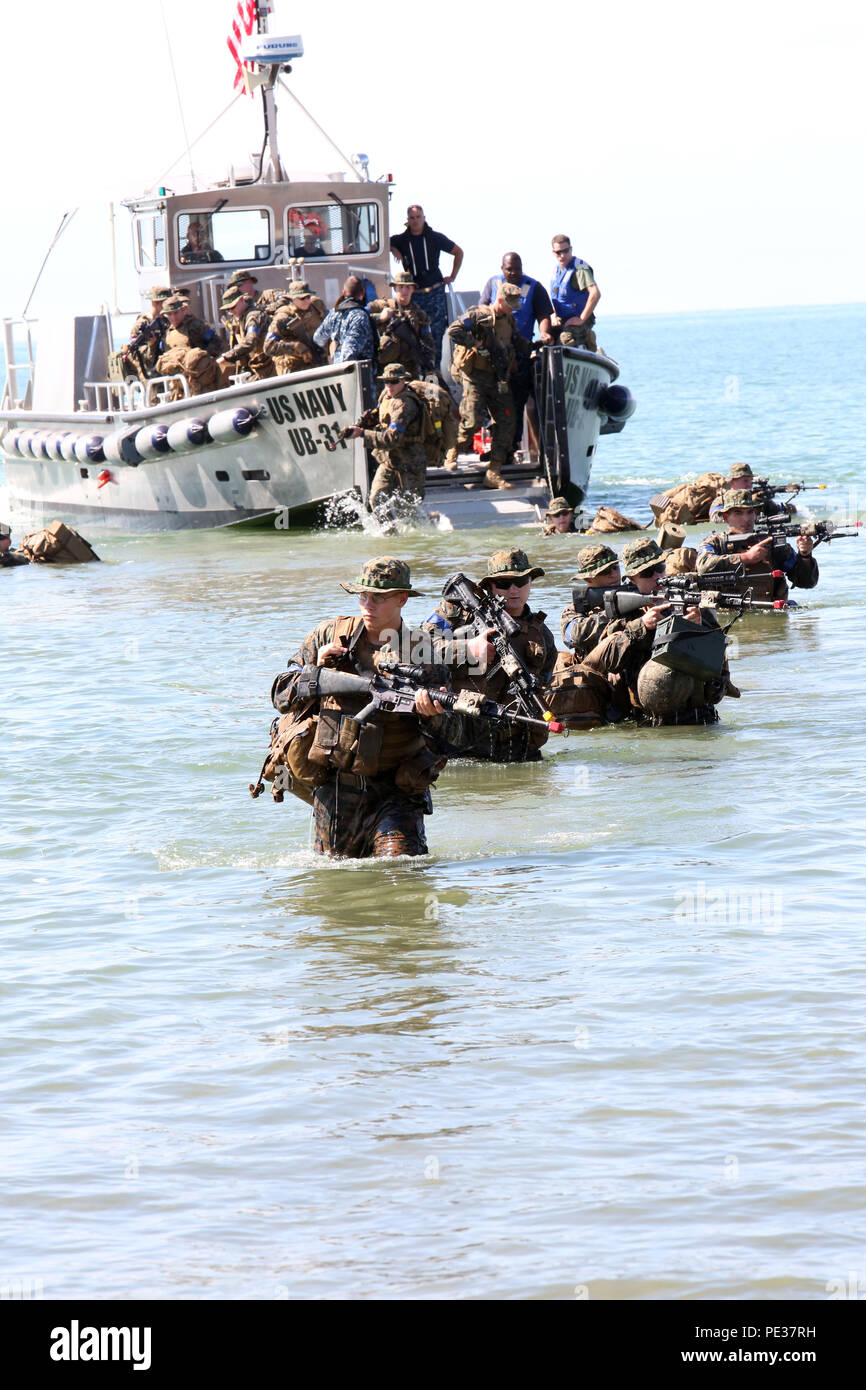 Royal marine light infantry hi-res stock photography and images - Alamy