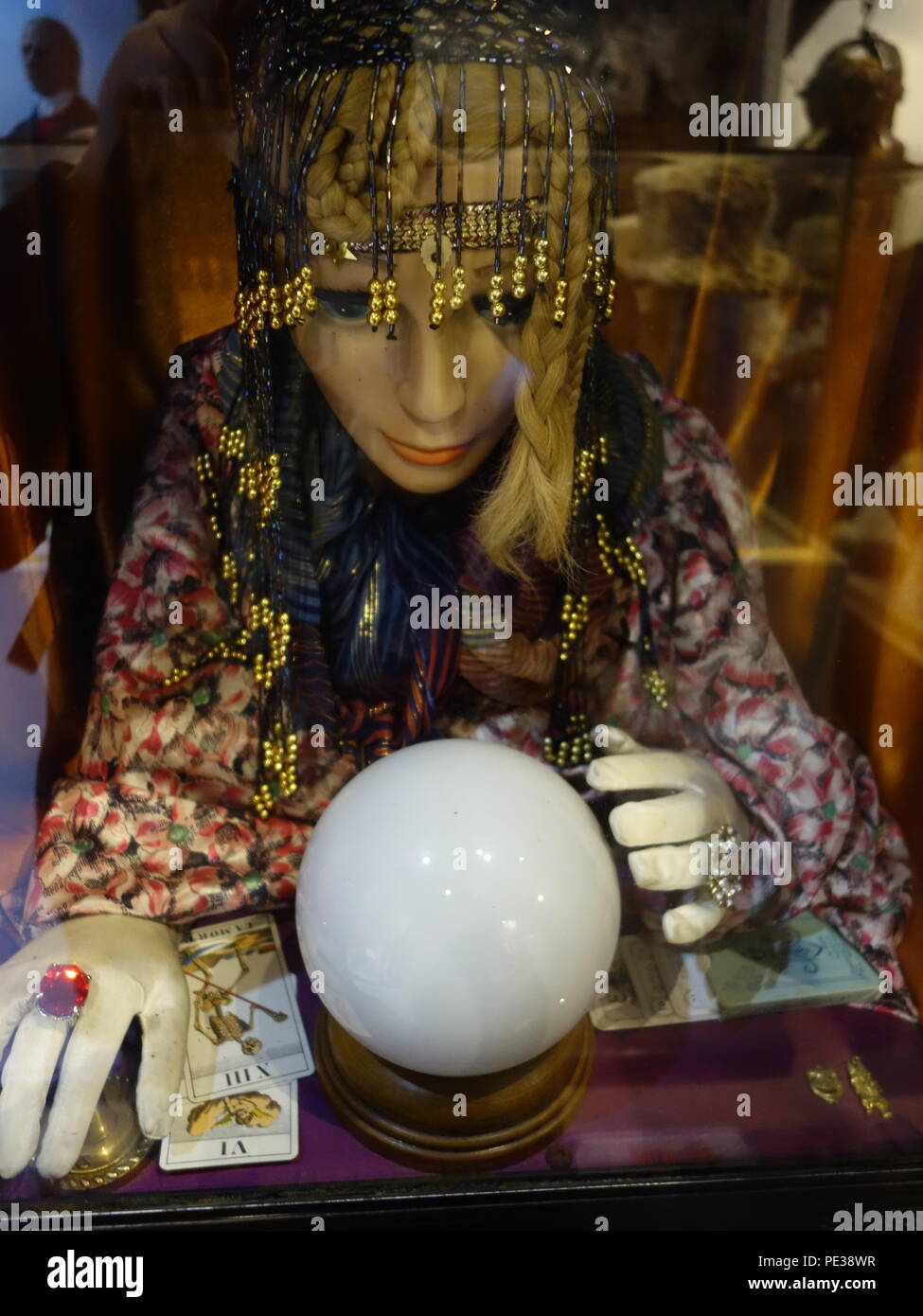 fortune telling gypsy Stock Photo - Alamy