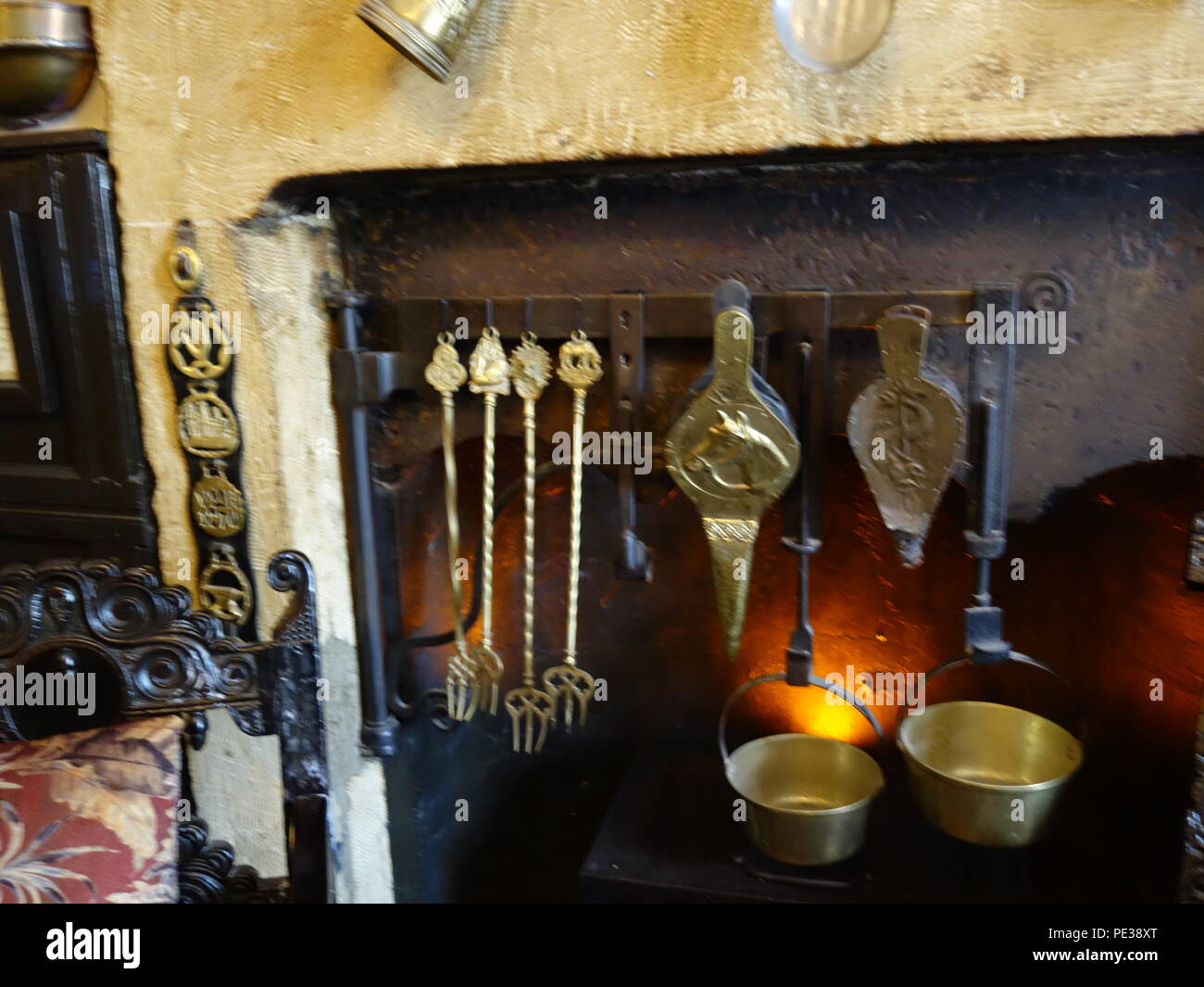 Traditional pub interior fireplace hi-res stock photography and images ...
