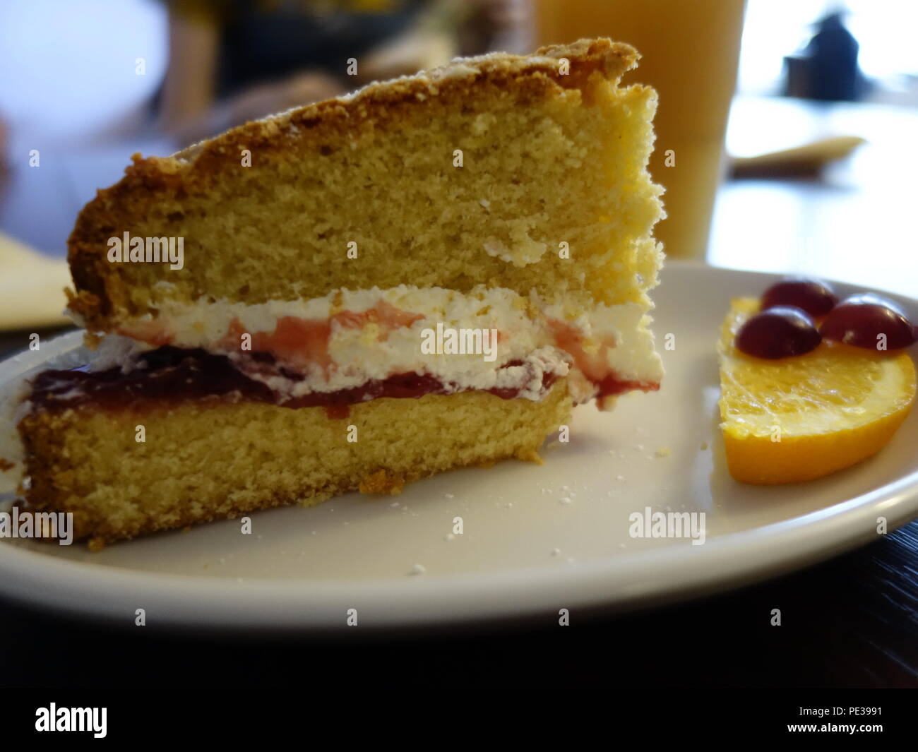 victoria sponge cake Stock Photo - Alamy
