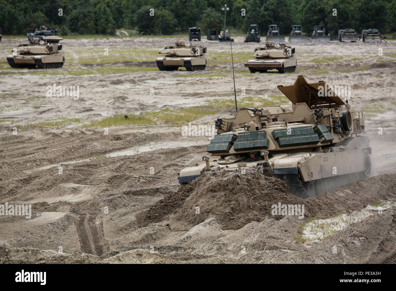 M1 assault breacher vehicle hi-res stock photography and images - Alamy