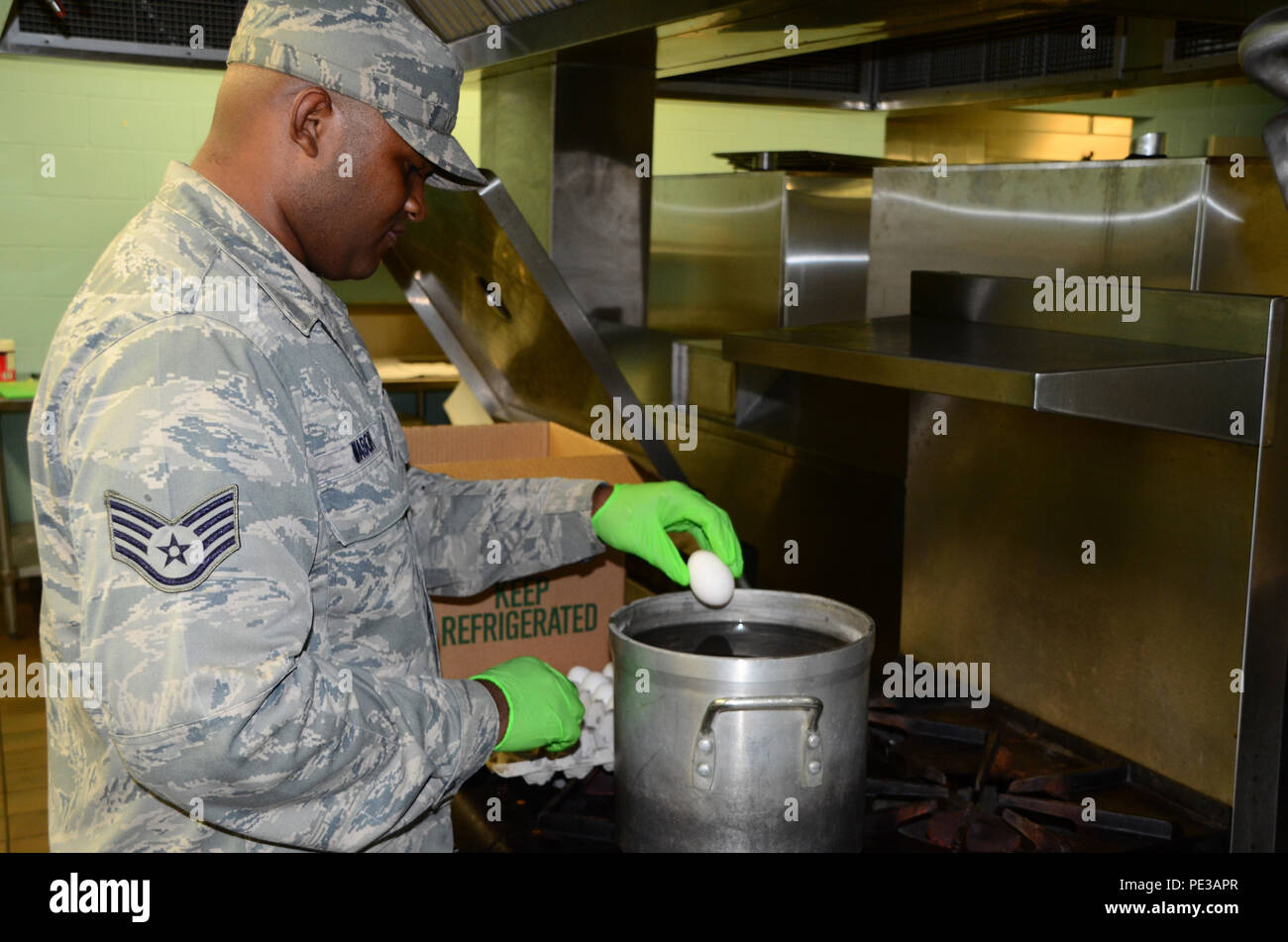 Ssgt isaiah mason hi-res stock photography and images - Alamy