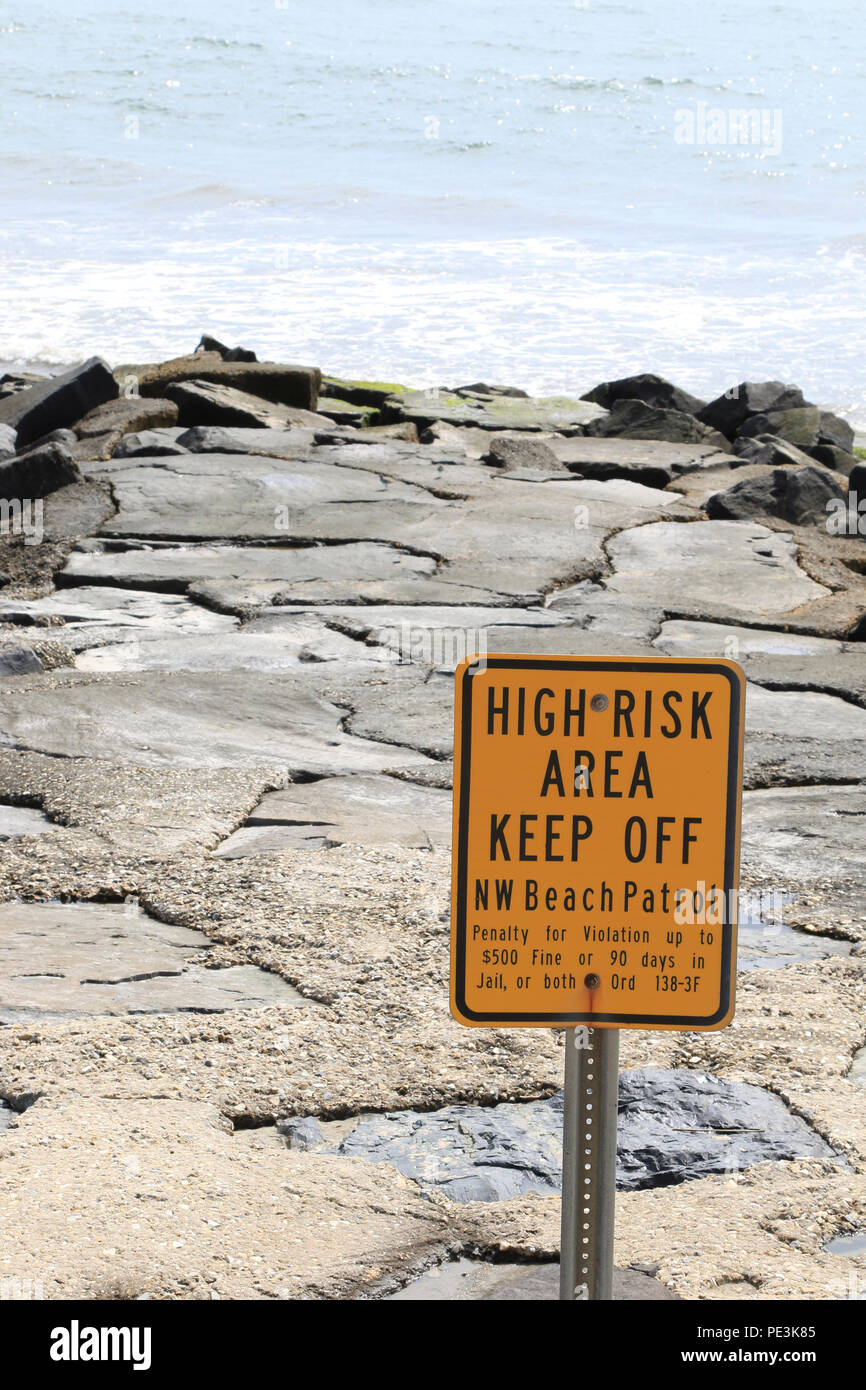 Danger dangerous safe safety unsafe hi-res stock photography and images ...