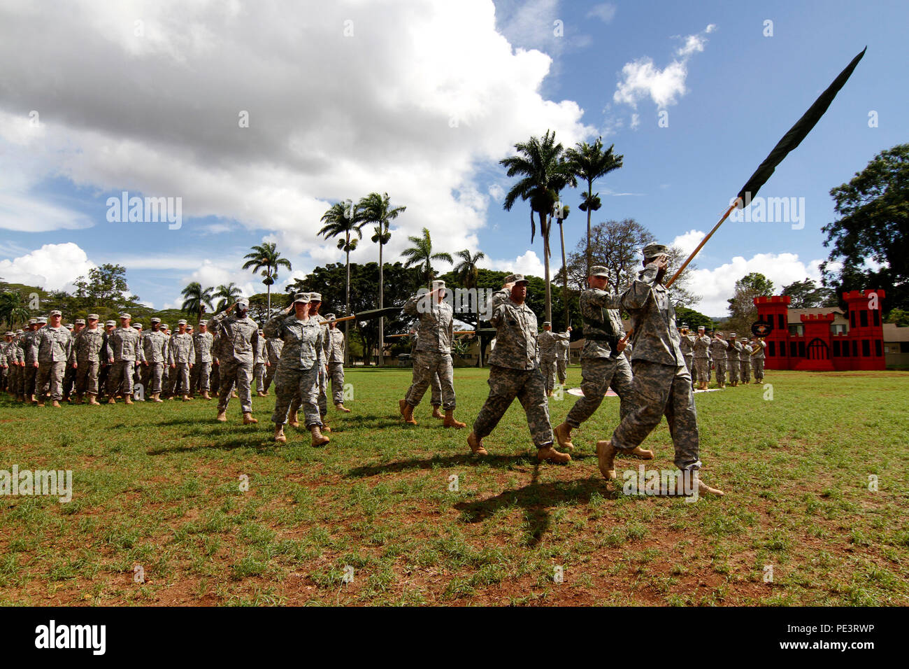 Hawaii soldiers with 130th engineer brigade hi-res stock photography ...