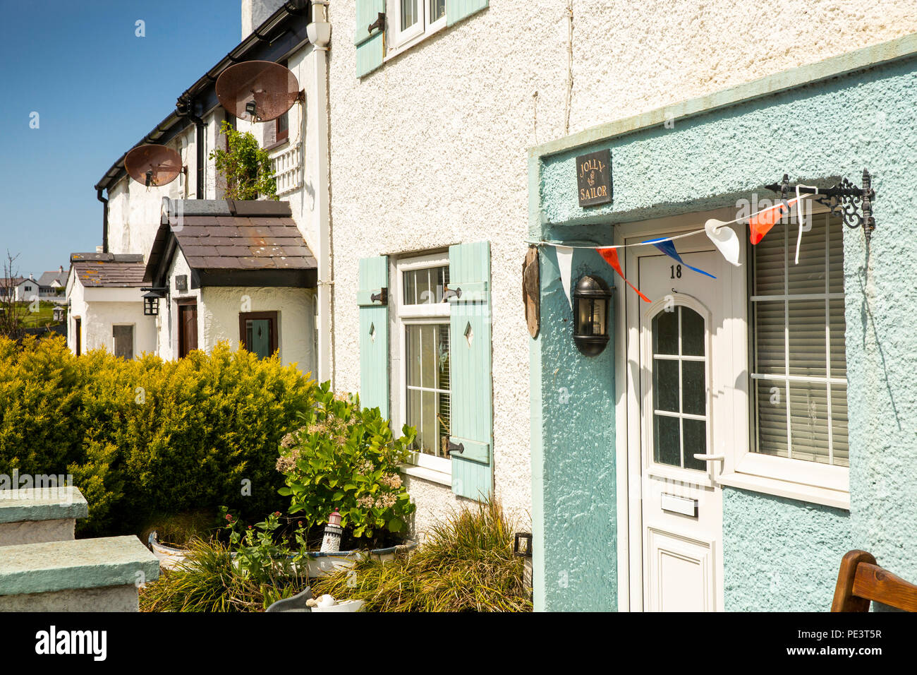UK, Wales, Anglesey, Cemaes, Ffordd y Traeth, Beach Road, Jolly Sailor ...