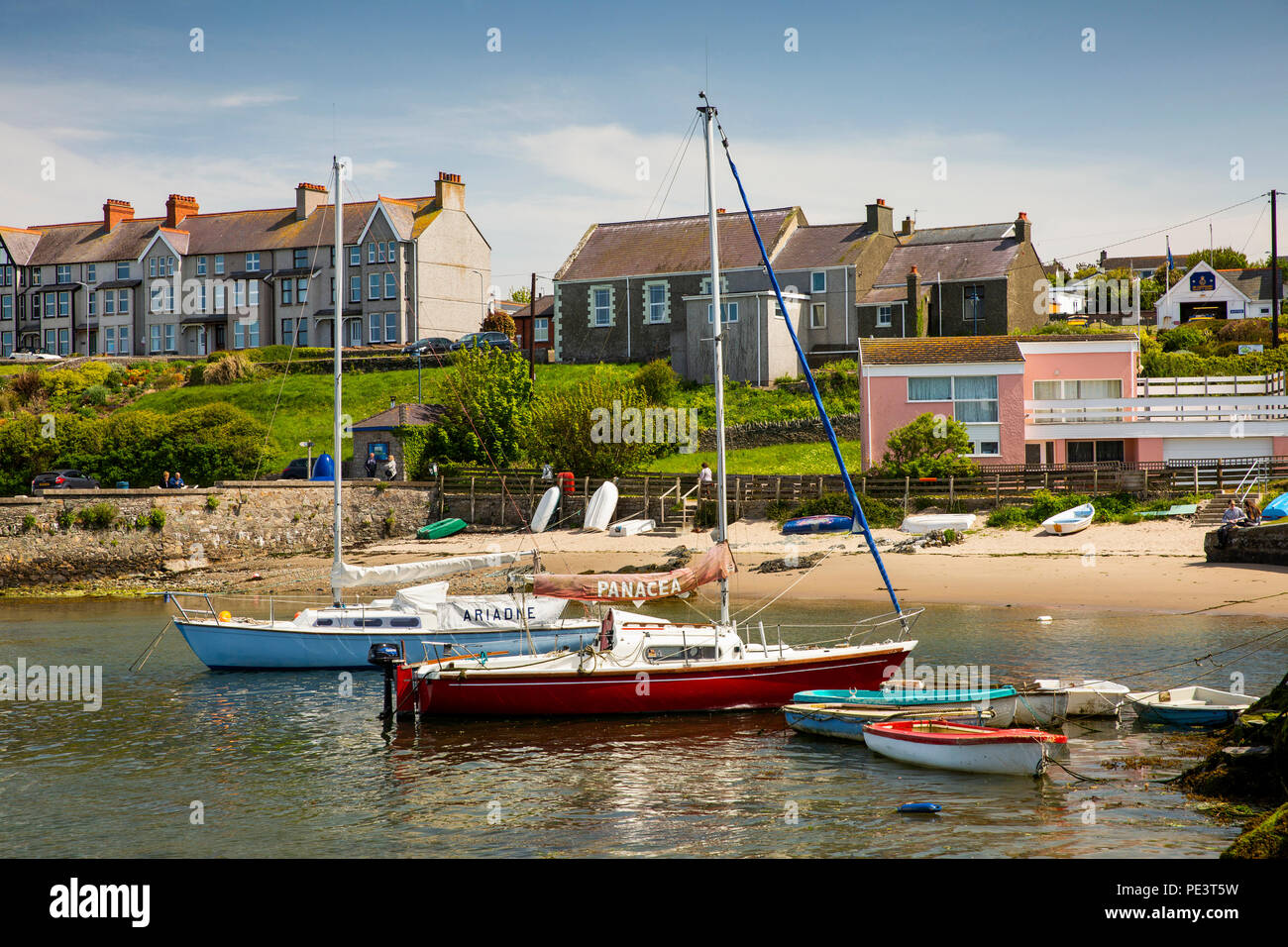 Towns in anglesey hi-res stock photography and images - Alamy