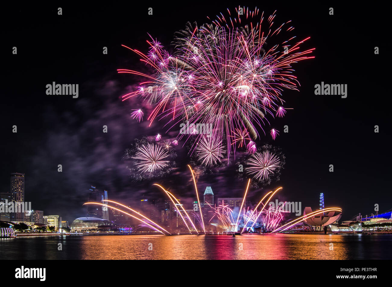 Beautiful firework display at Singapore Marina Bay for Singapore ...