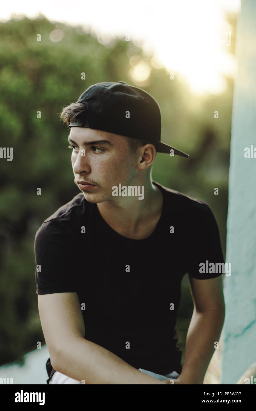 Side sideways hi-res stock photography and images - Alamy