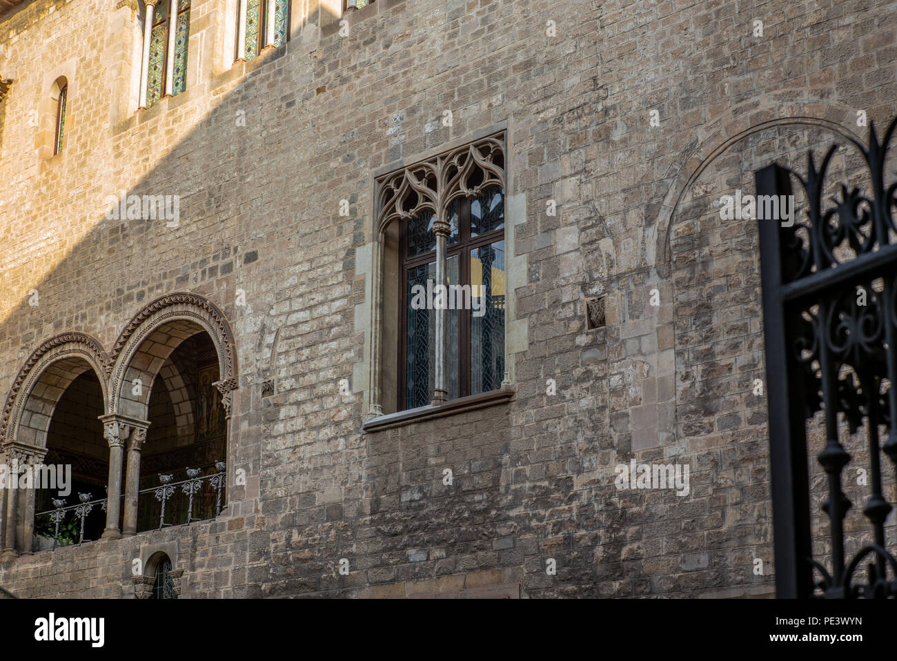 Medieval courtyard in Barcelona in Spain - 4 Stock Photo - Alamy