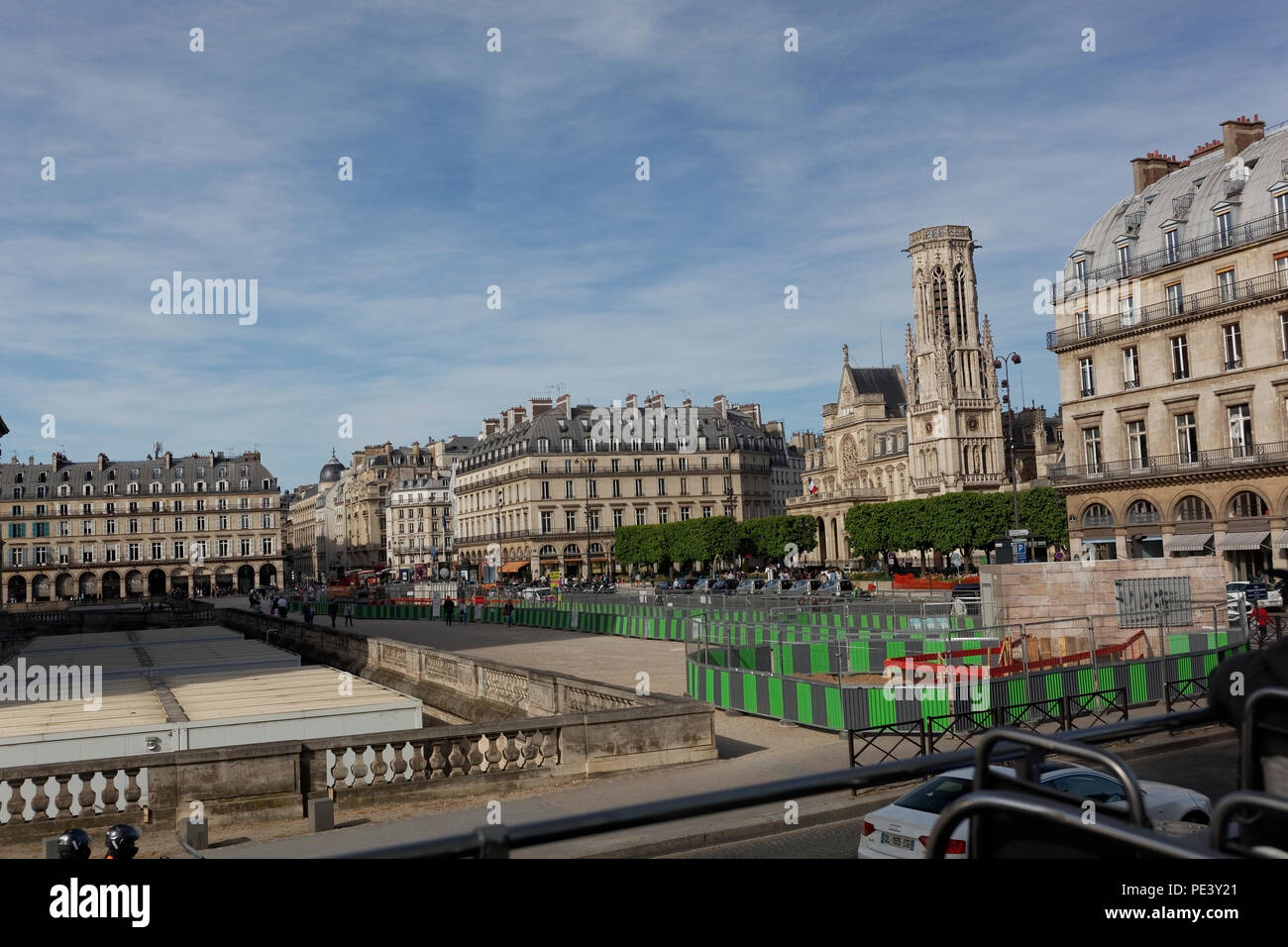 Various buildings in Paris showing traditional architecture Stock Photo ...