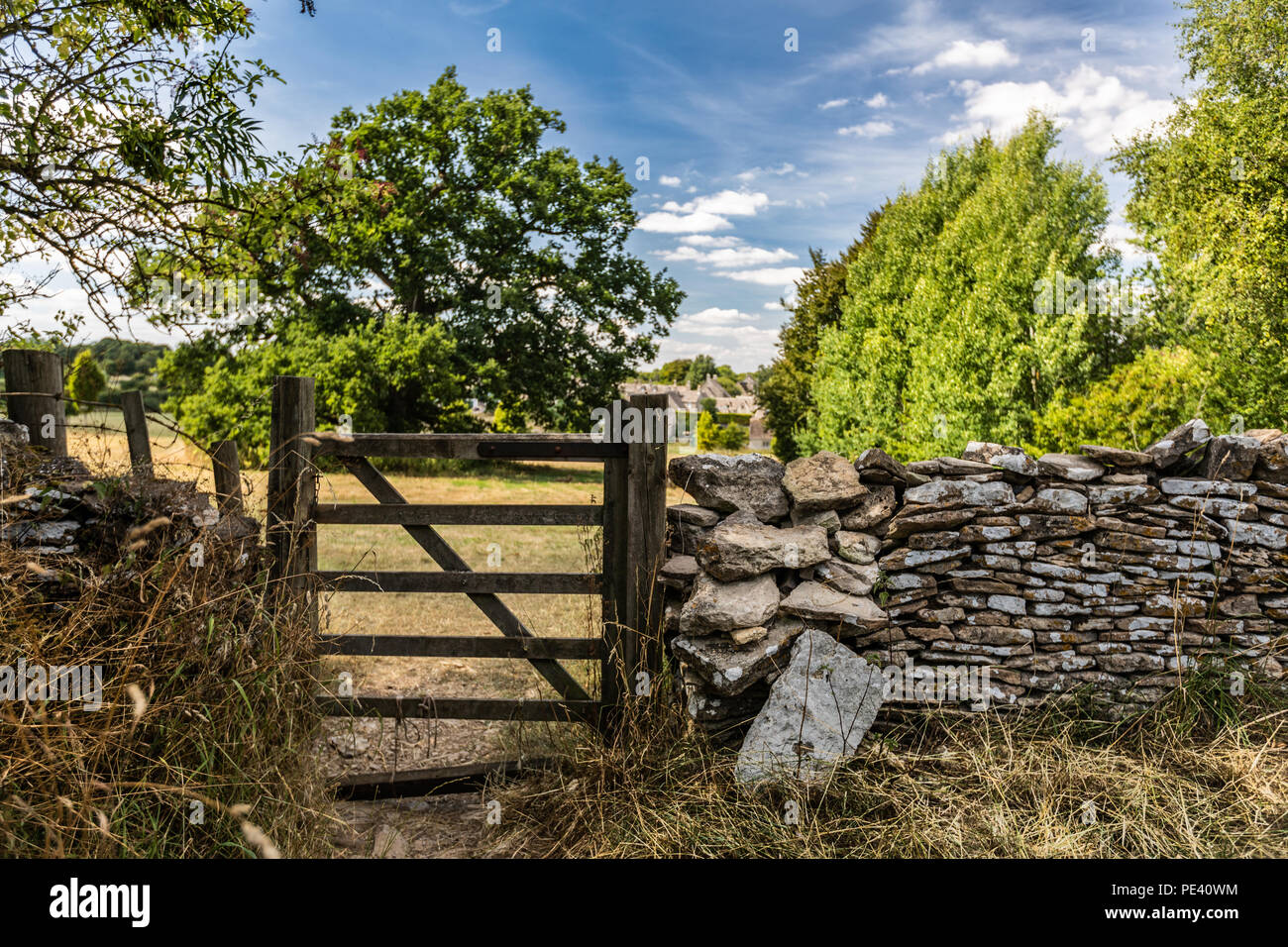 Cotswolds secret garden hi-res stock photography and images - Alamy