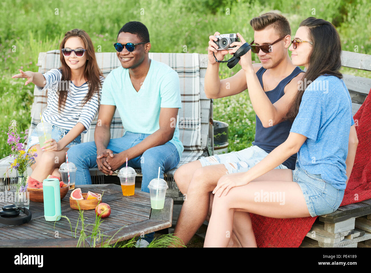 Leisure cocktail party hi-res stock photography and images - Alamy