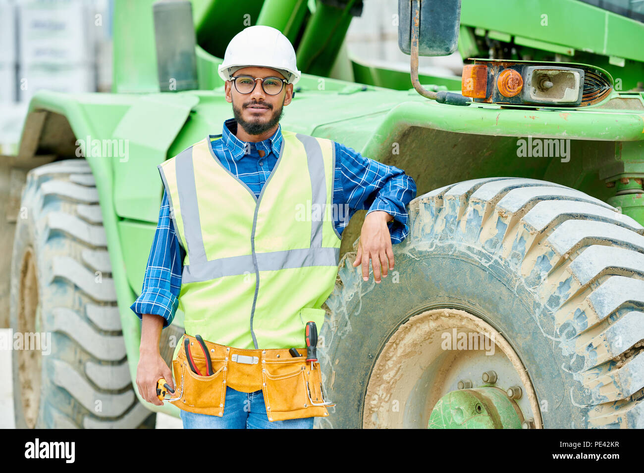 Heavy machine vehicle hi-res stock photography and images - Alamy