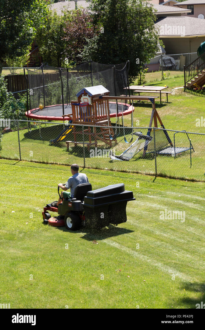 Yardwork hi-res stock photography and images - Alamy